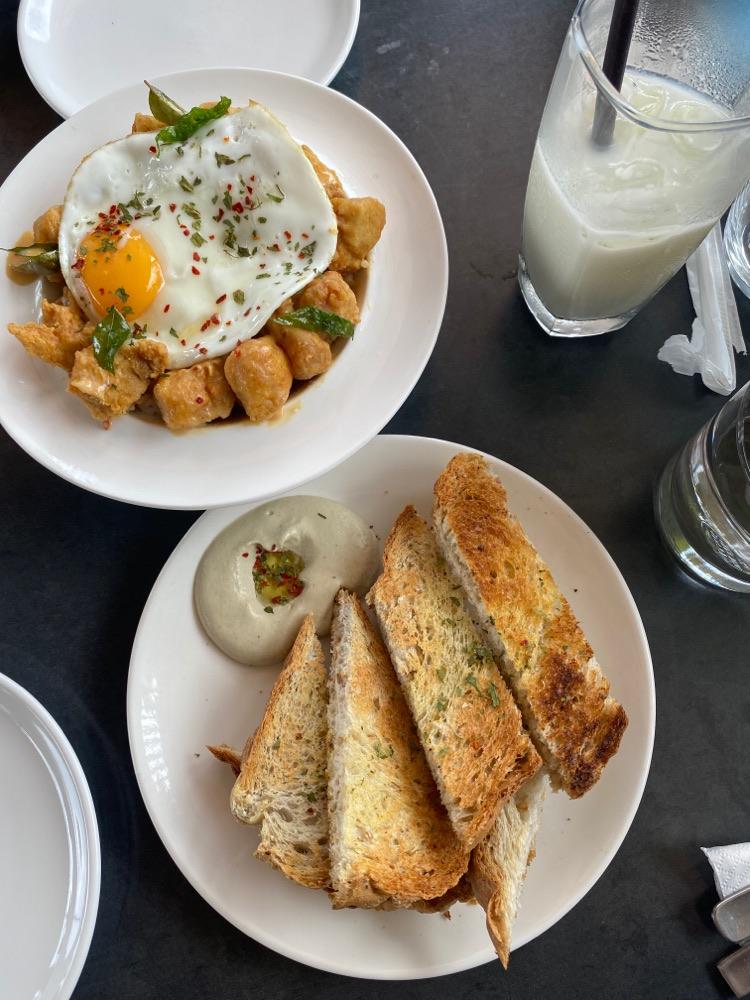 Kloud Restaurant, Bar & Cafe at Mountain Valley Resort - Reviewbah
